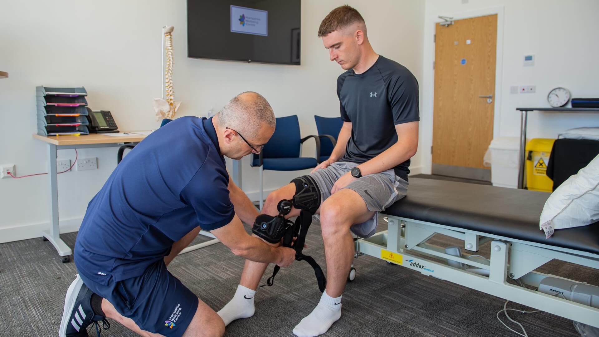 Knee | Physiotherapy | Hampshire Wellbeing Centre | Utilita Bowl